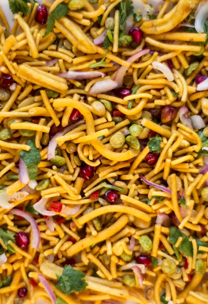 Chanachur Bombay Mix with Onions, Chillies & Lemon from Brick Lane ...