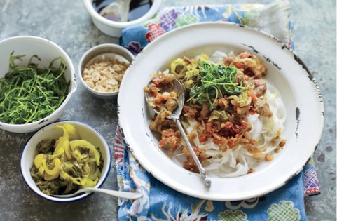 Shan Village Khaut Swe from Burma: Rivers of flavor by Naomi Duguid